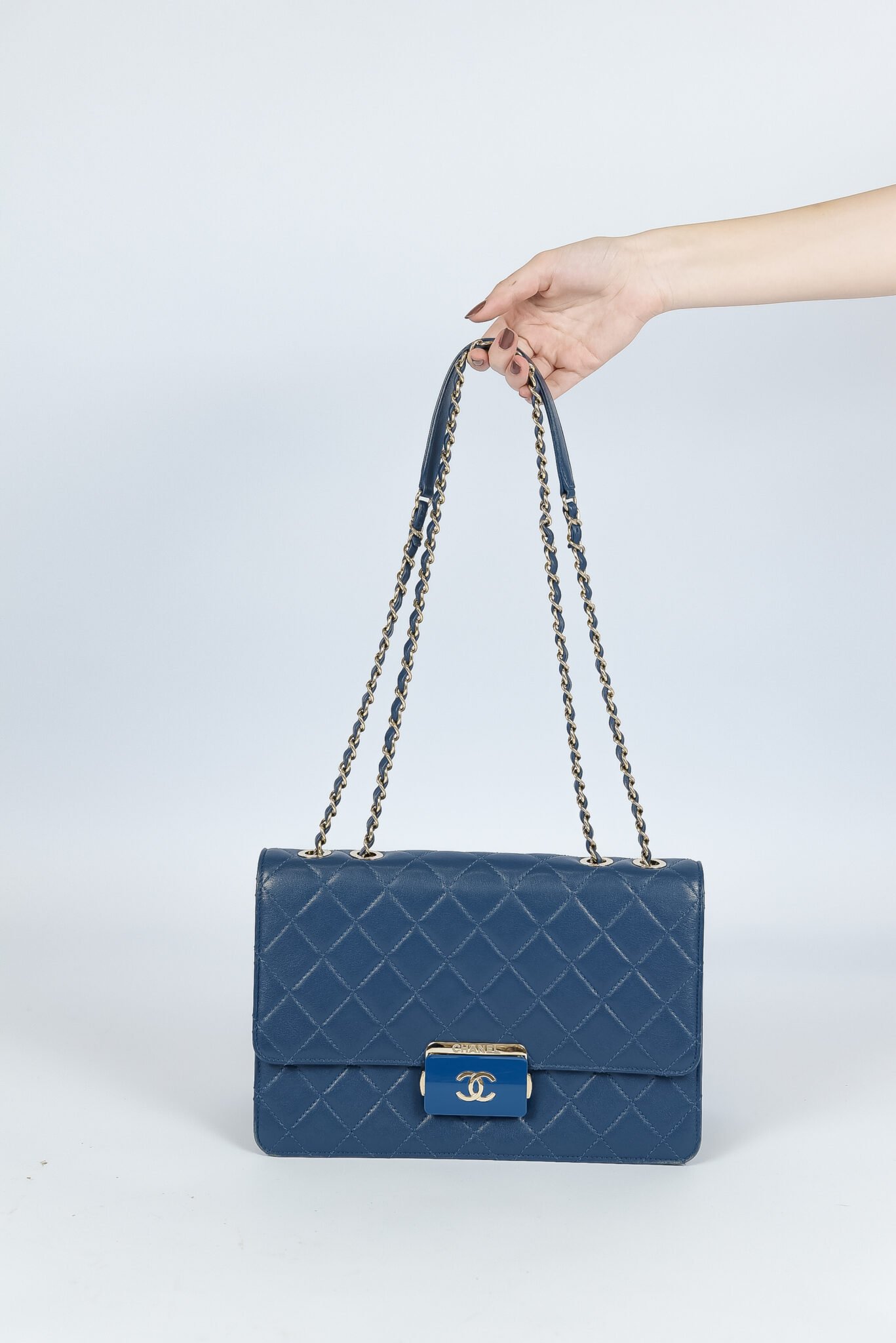 Chanel Beauty Lock Flap Bag Royal Blue - Rehabita Brechó