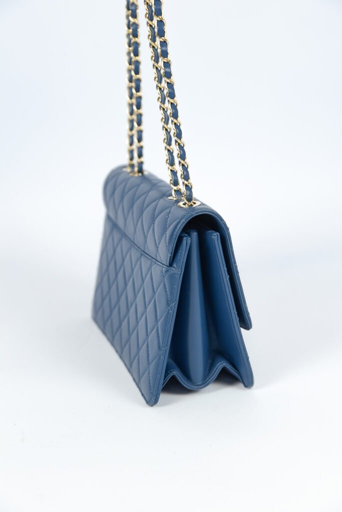 Chanel Beauty Lock Flap Bag Royal Blue - Rehabita Brechó